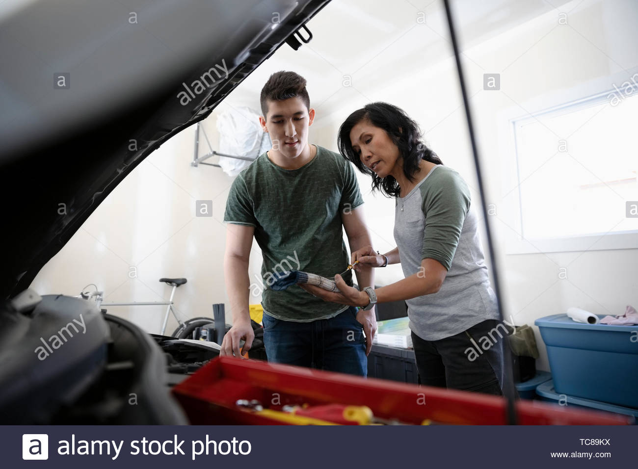 Under the hood hi-res stock photography and images - Alamy