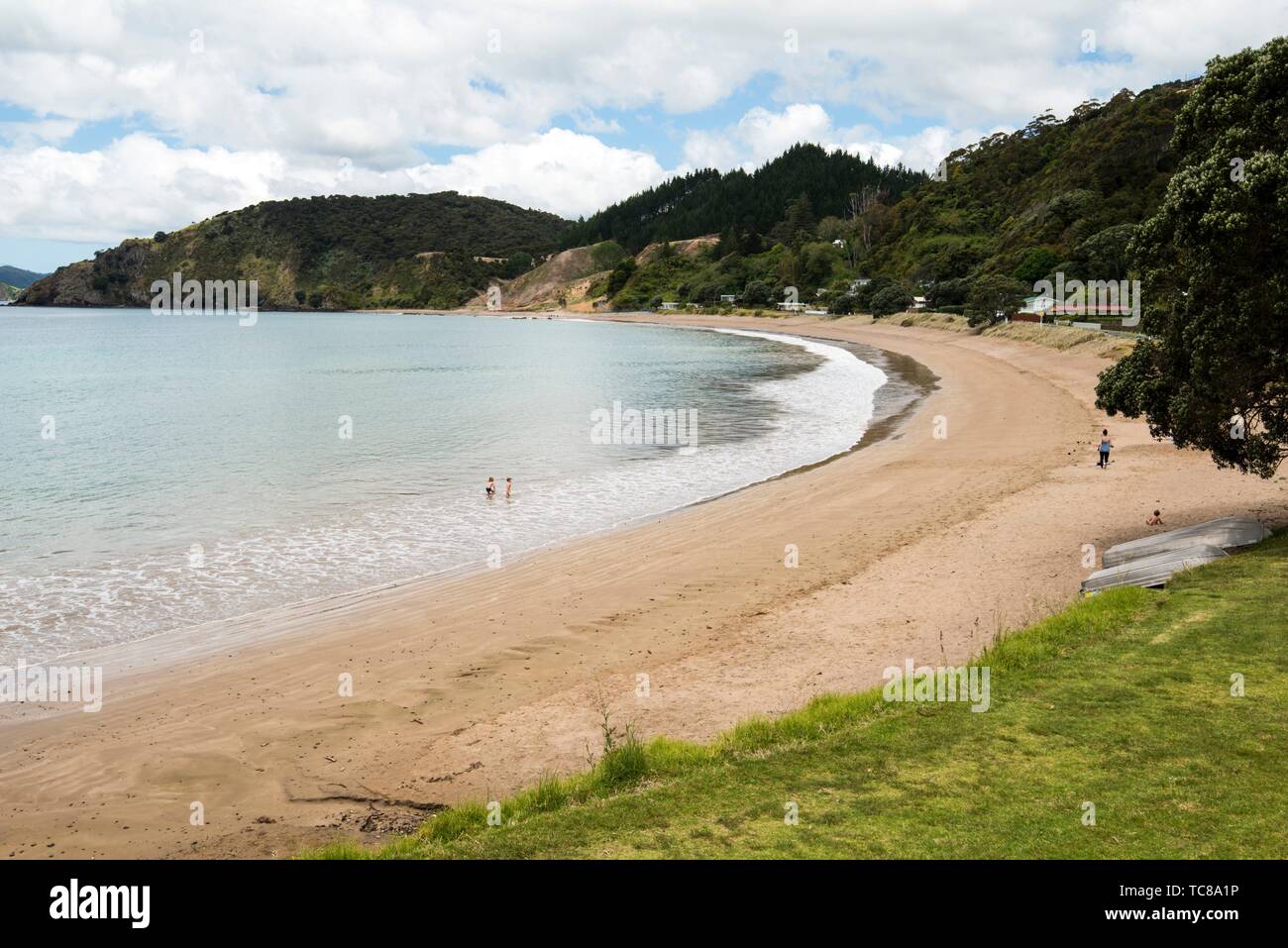 Oneroa bay beach hi-res stock photography and images - Alamy