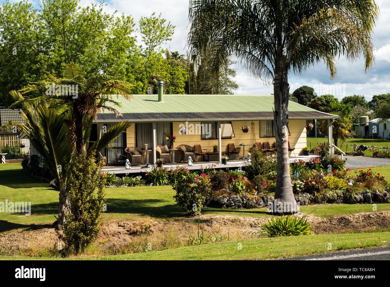 Down under house hi-res stock photography and images - Alamy