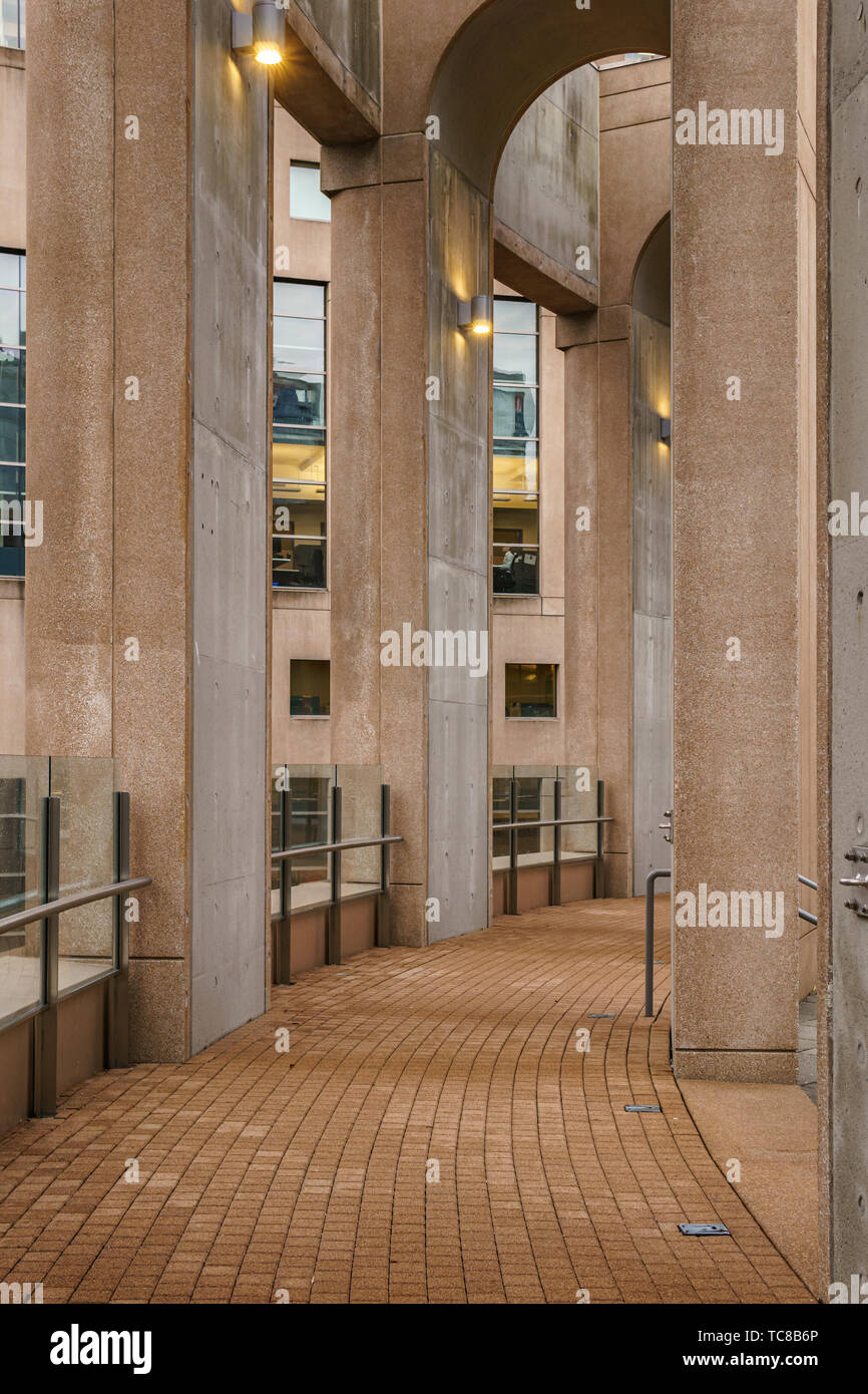 VANCOUVER, CANADA - NOVEMBER 28, 2018: Vancouver Public Library in ...