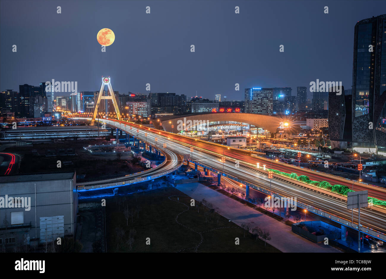 Chengdu night scene hi-res stock photography and images - Alamy