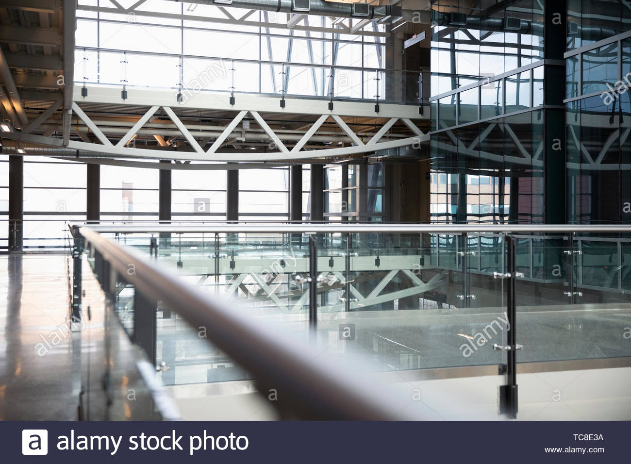 Office atrium nobody hi-res stock photography and images - Alamy