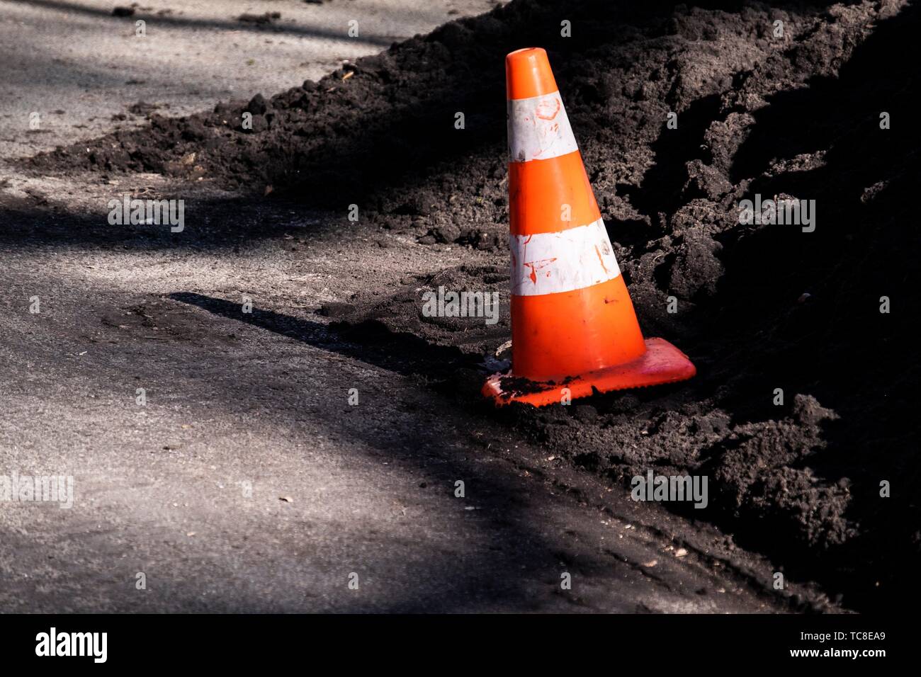 Construction pilon hi-res stock photography and images - Alamy