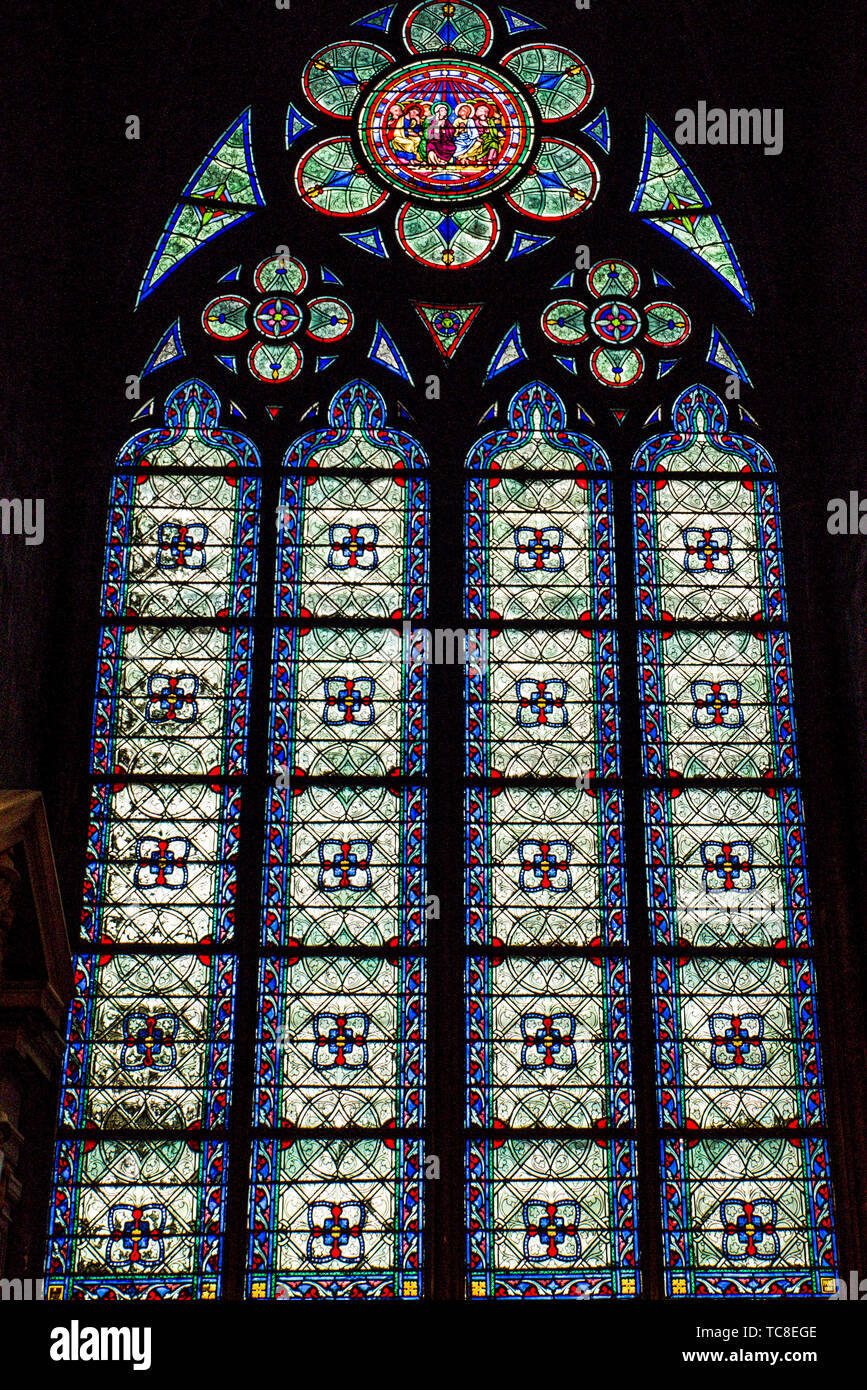 Notre Dame, inside Notre Dame, Rose Window Stock Photo - Alamy