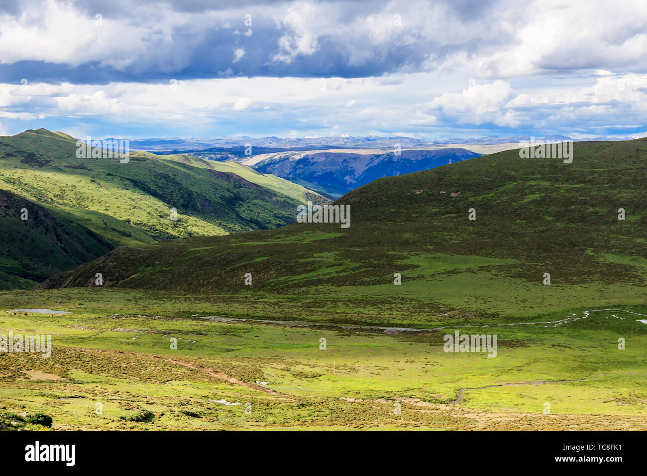 Empty plateau scenery Stock Photo - Alamy