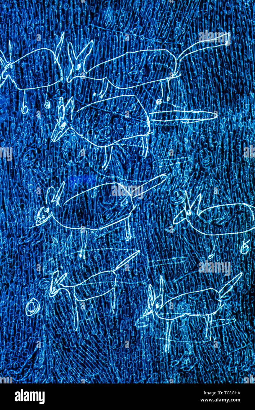 Aboriginal artist painting hi-res stock photography and images - Alamy