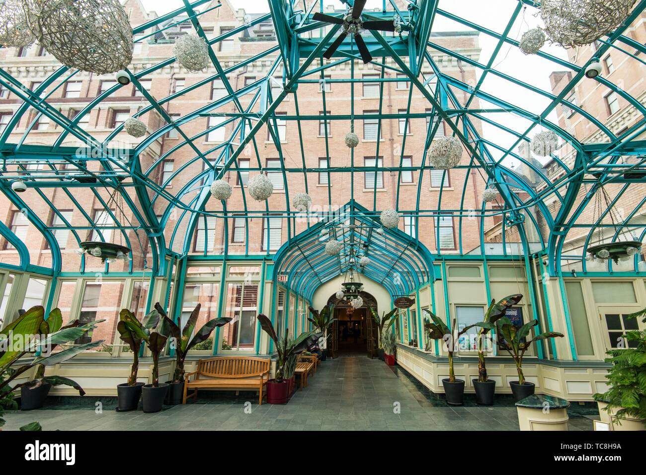 Canada bc vertical hi-res stock photography and images - Alamy