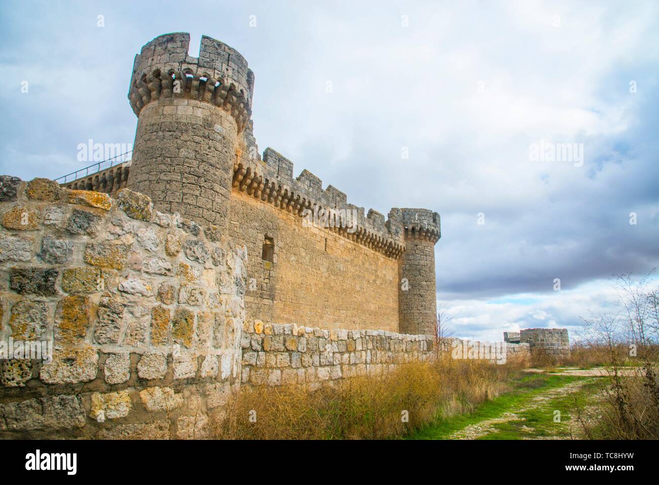 Villafuerte of esgueva hi-res stock photography and images - Alamy