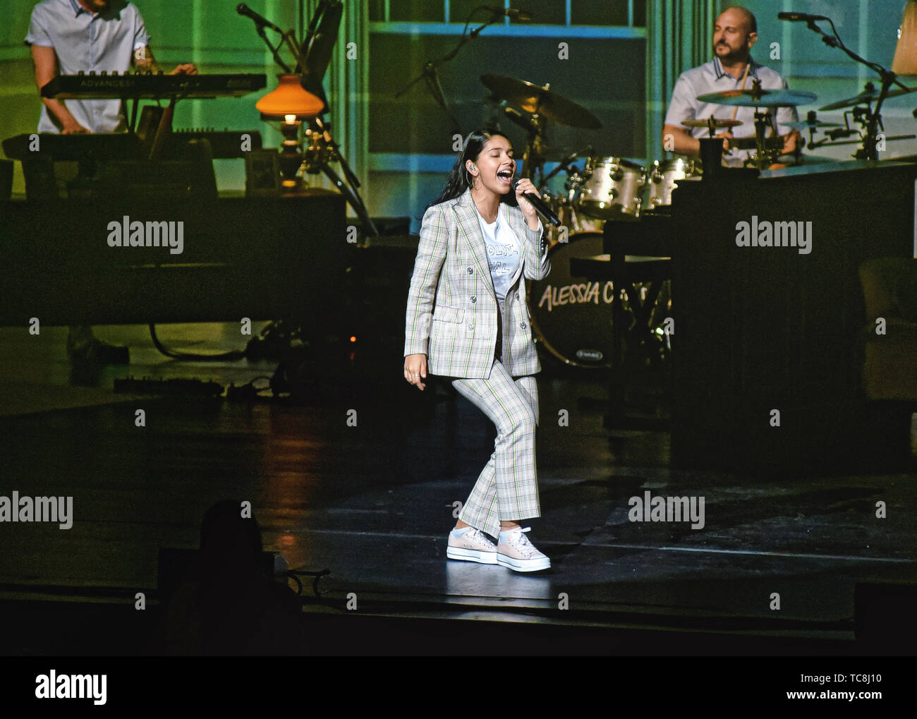Alessia cara performs on stage hi-res stock photography and images - Alamy