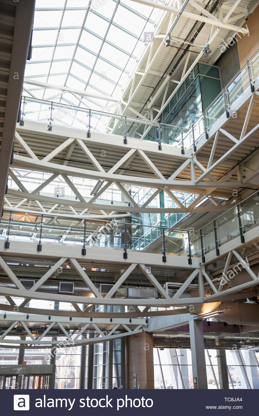 Modern office atrium hi-res stock photography and images - Alamy