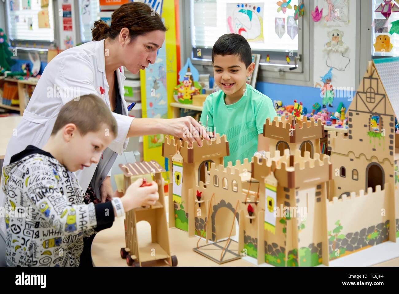 Child classroom group hi-res stock photography and images - Alamy