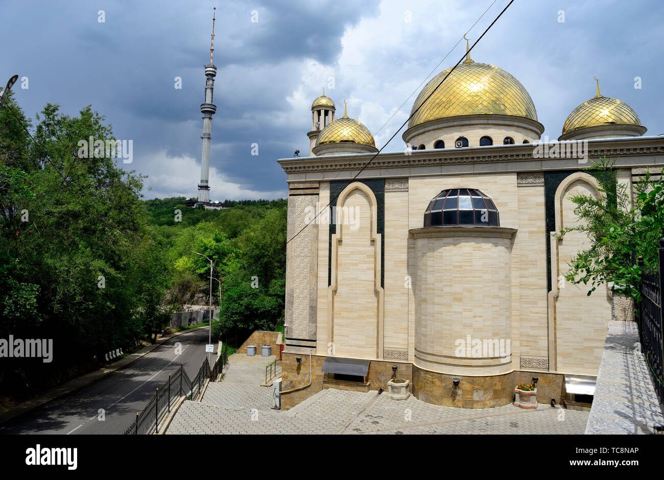 Mosque of almaty kazakhstan hi-res stock photography and images - Alamy