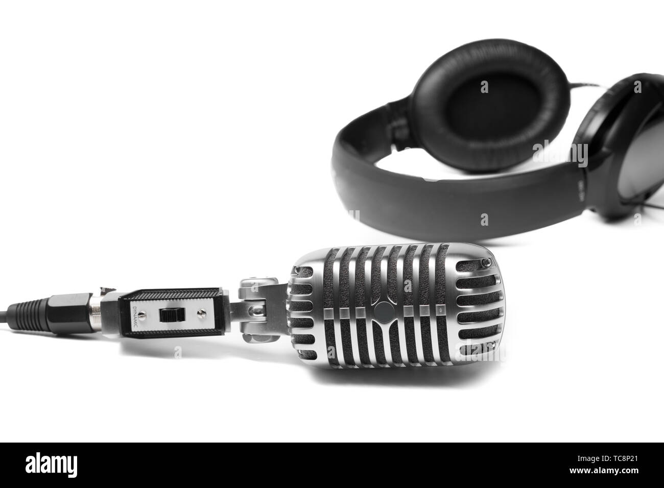 Retro microphone and headphones Stock Photo - Alamy