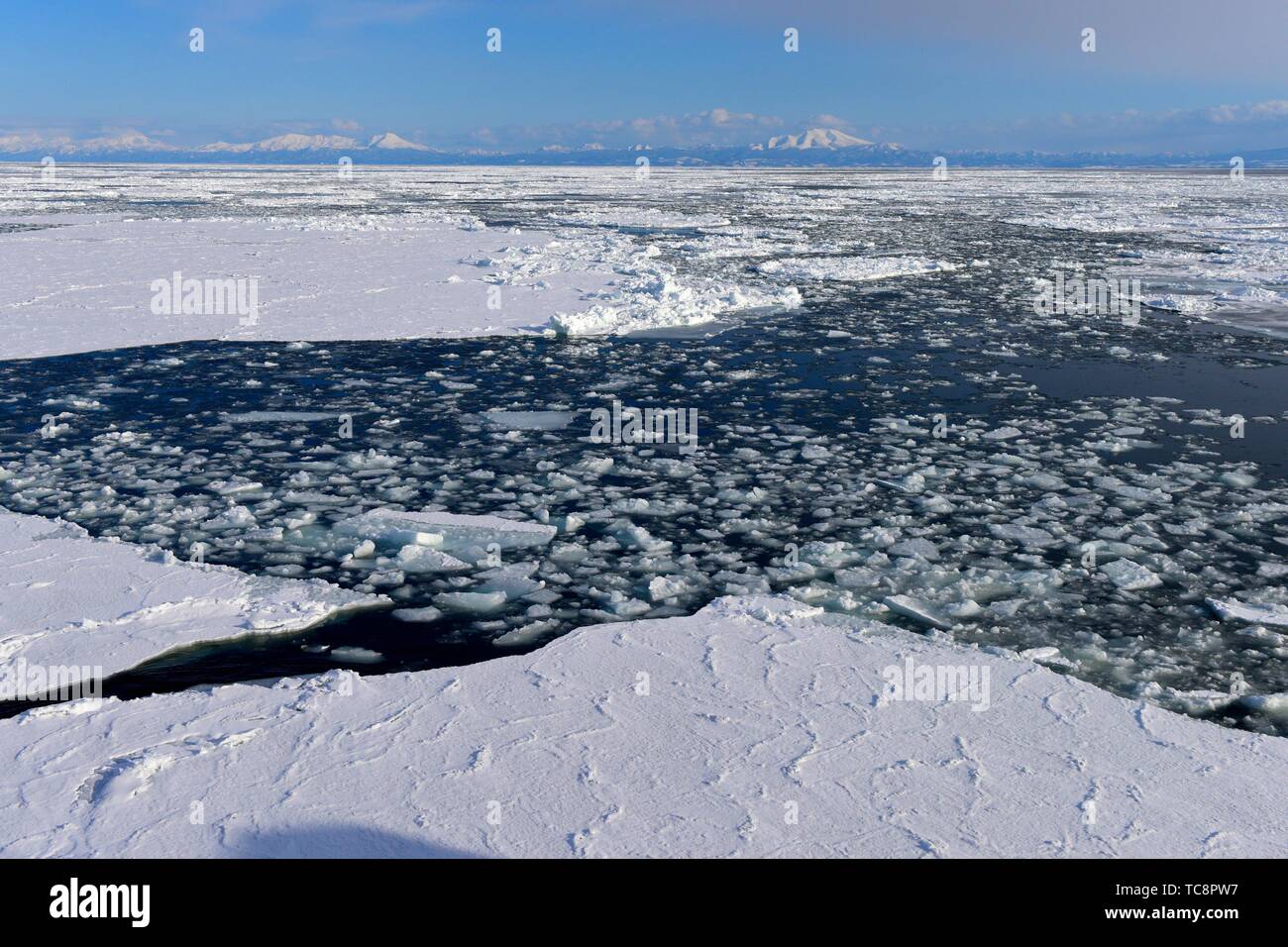 Ice cold landscape hi-res stock photography and images - Alamy