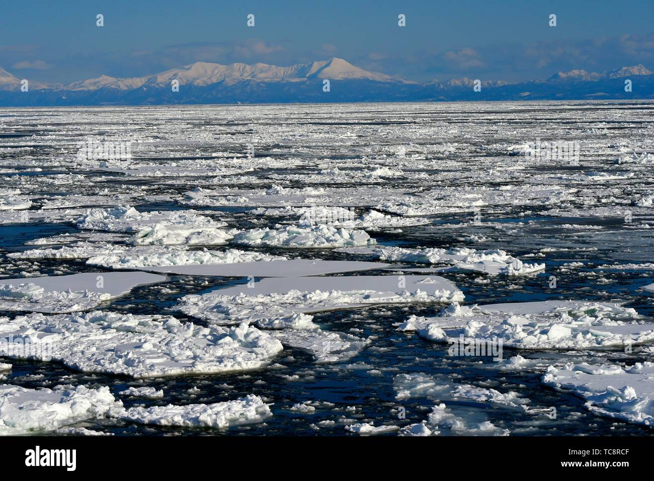 Sea of okhotsk ice hi-res stock photography and images - Alamy