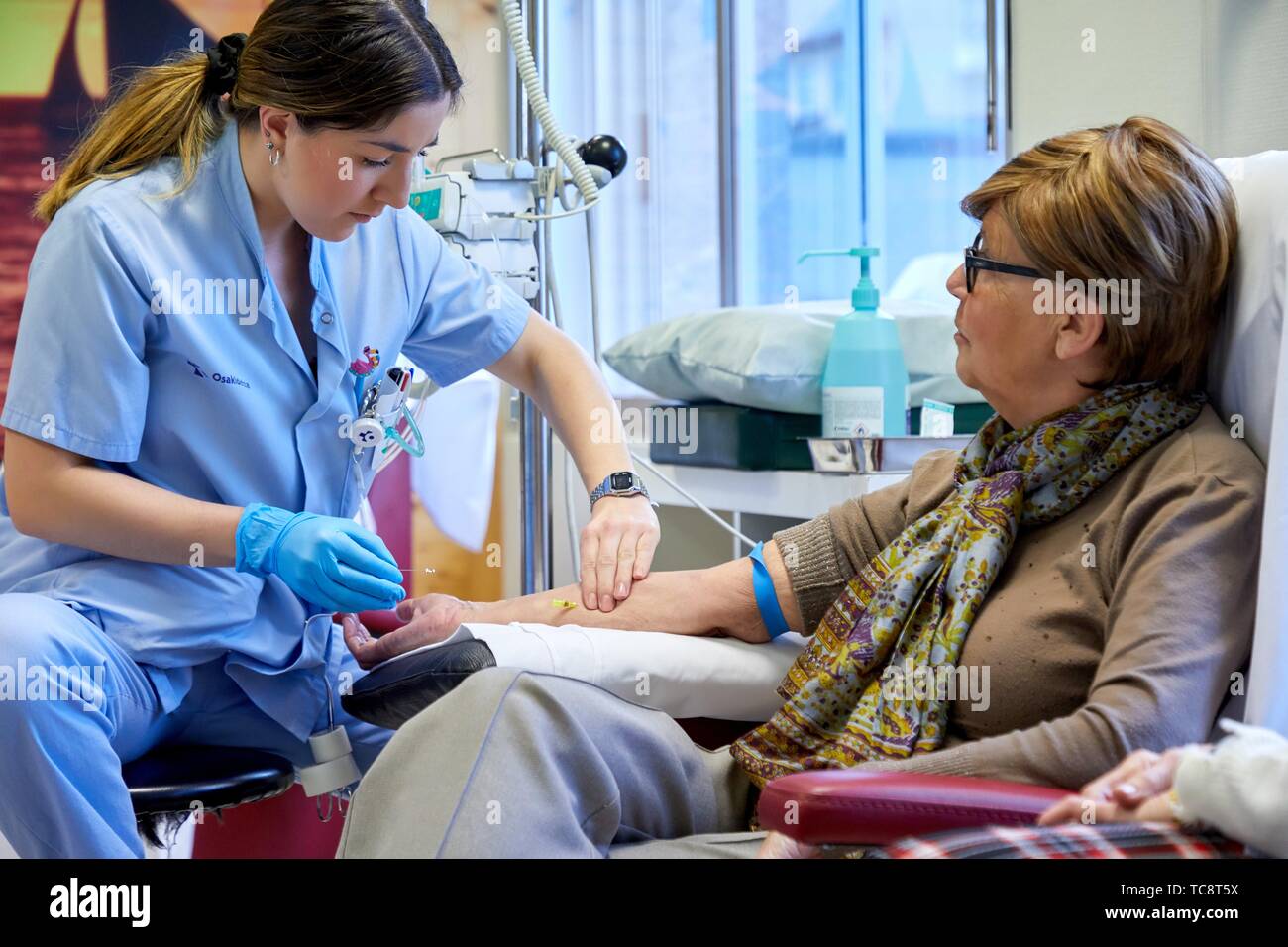 Intravenously hi-res stock photography and images - Alamy