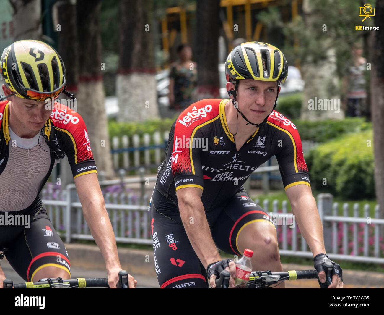 Cycling Race Around Qinghai Lake Stock Photo - Alamy
