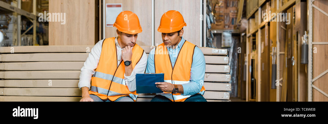 Managers bench hi-res stock photography and images - Alamy