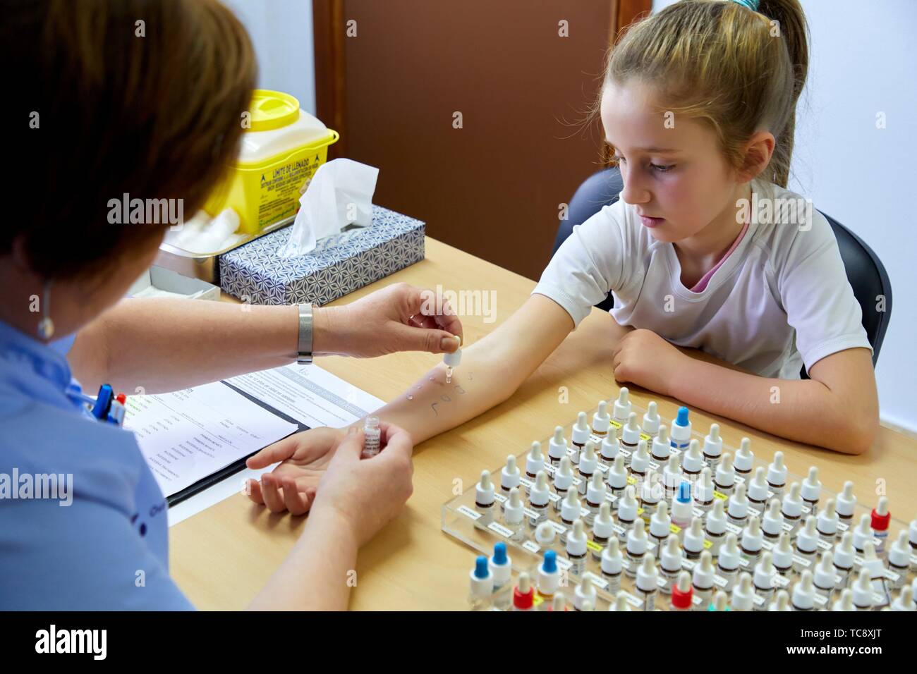 Skin test hi-res stock photography and images - Alamy