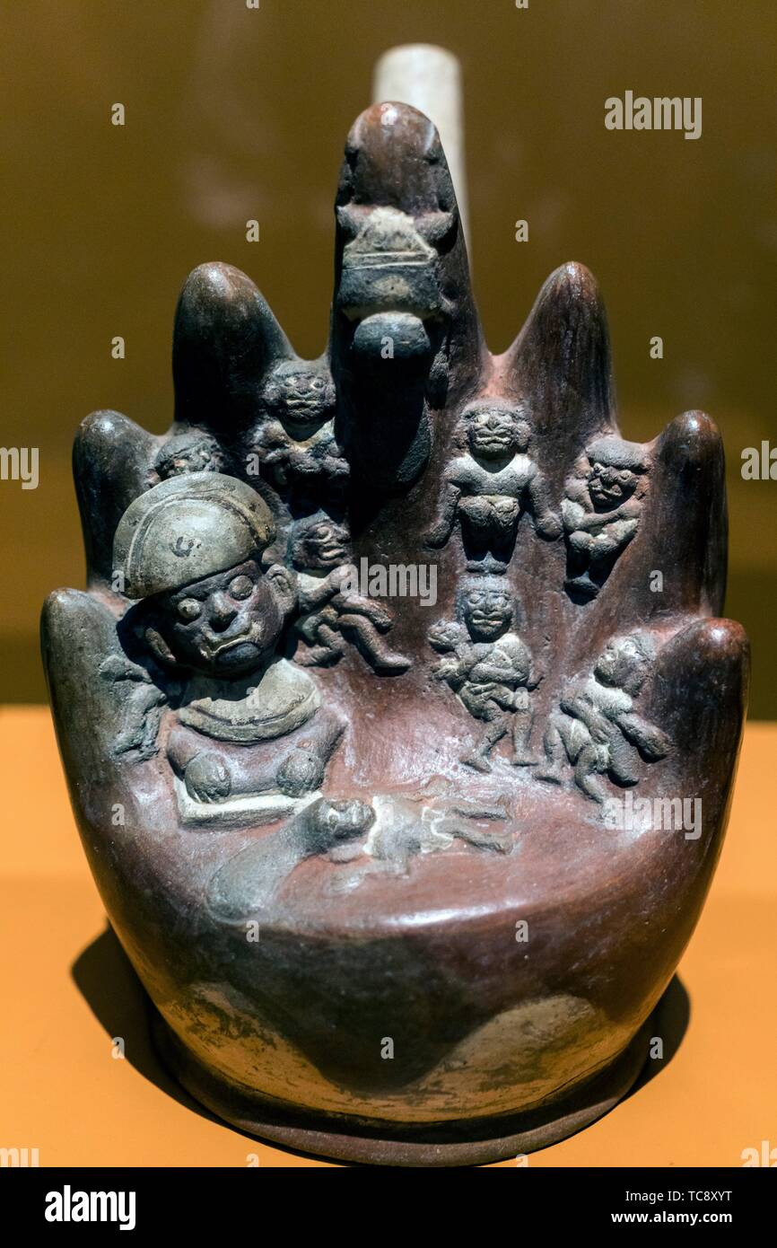 Ancient lima culture pre inca pottery hi-res stock photography and ...