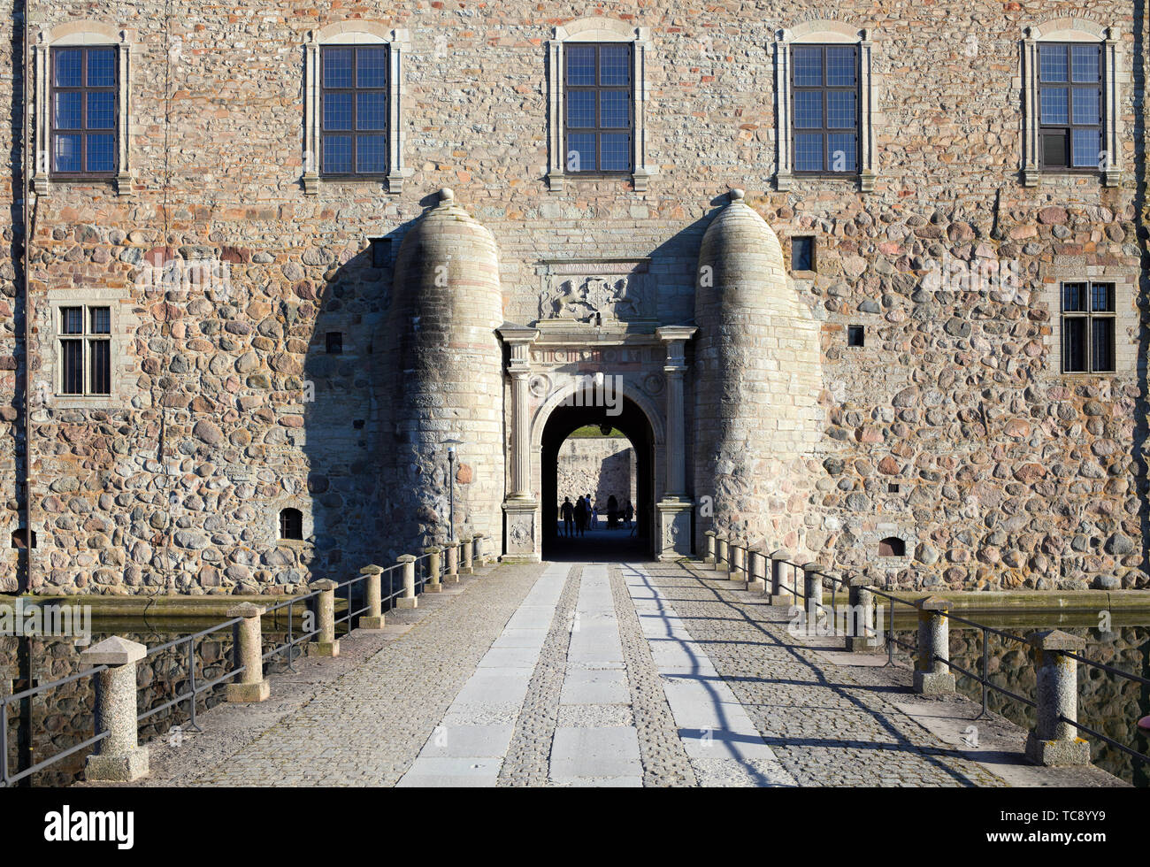 Moat bridge hi-res stock photography and images - Alamy