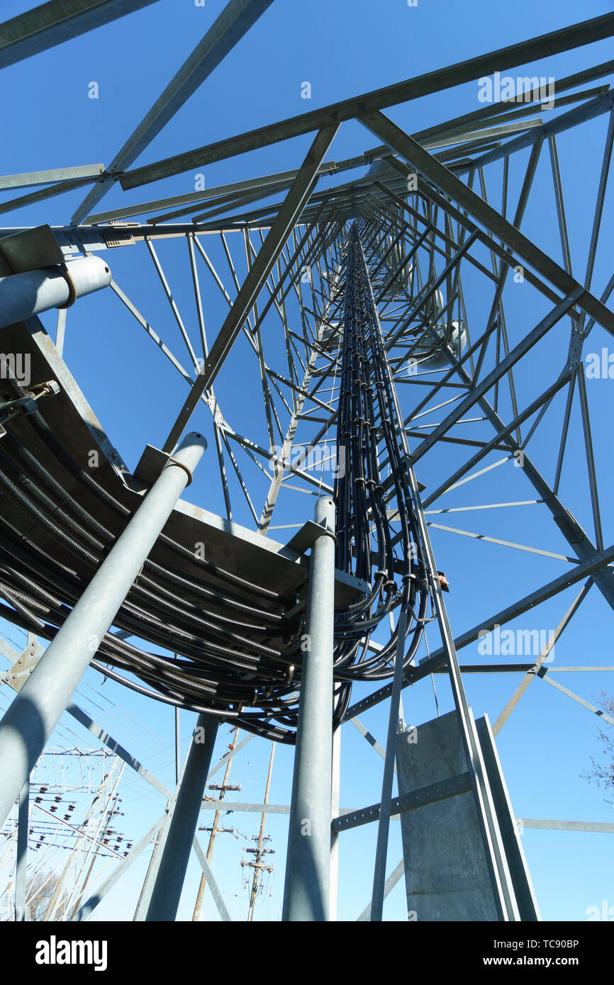 Microwave Telecommunications tower Stock Photo - Alamy