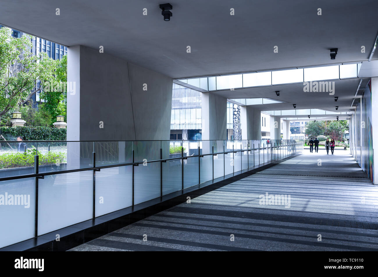 Modern vestibule building hi-res stock photography and images - Alamy