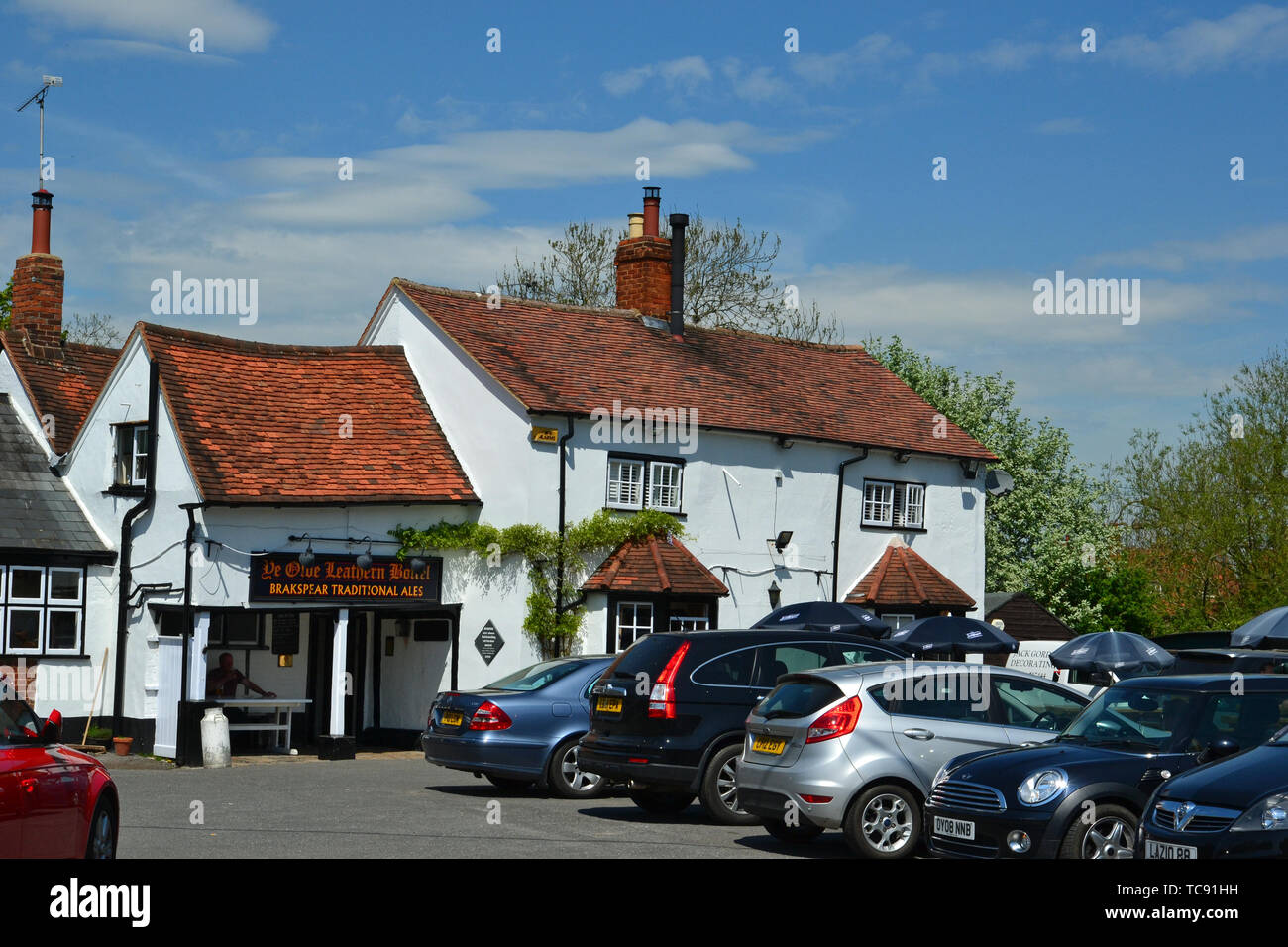 Lewknor hi-res stock photography and images - Alamy