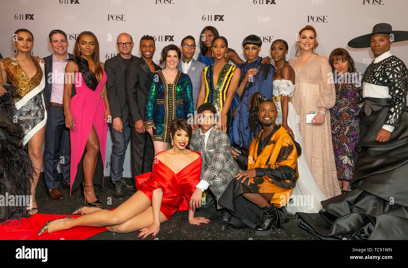 Pose fx cast hi-res stock photography and images - Alamy