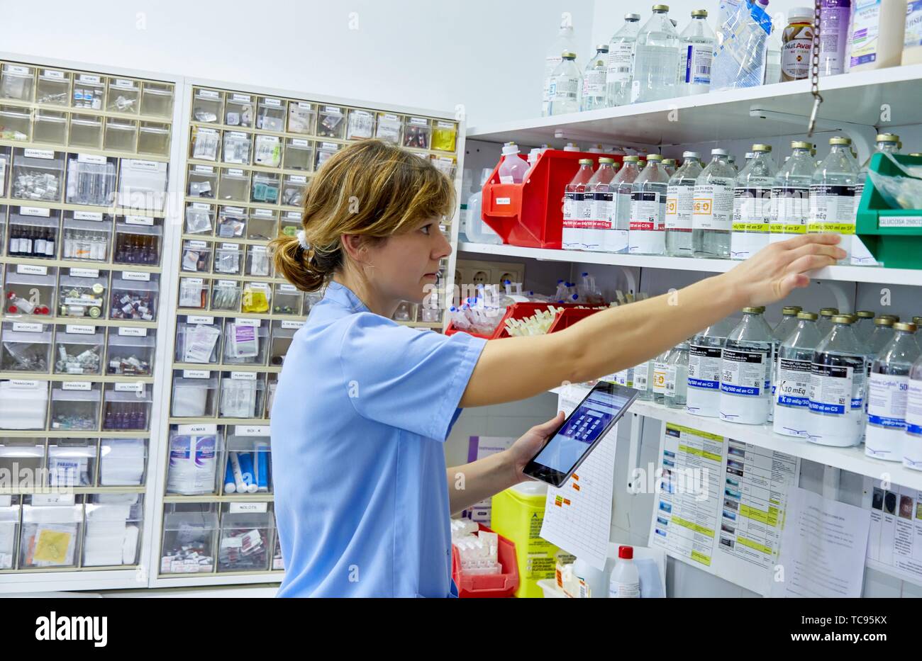 Pharmacy Spain High Resolution Stock Photography and Images - Alamy
