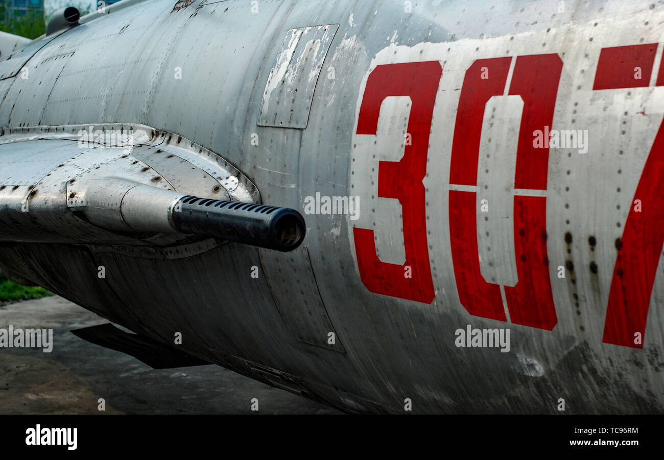 Aircraft decommissioning hi-res stock photography and images - Alamy