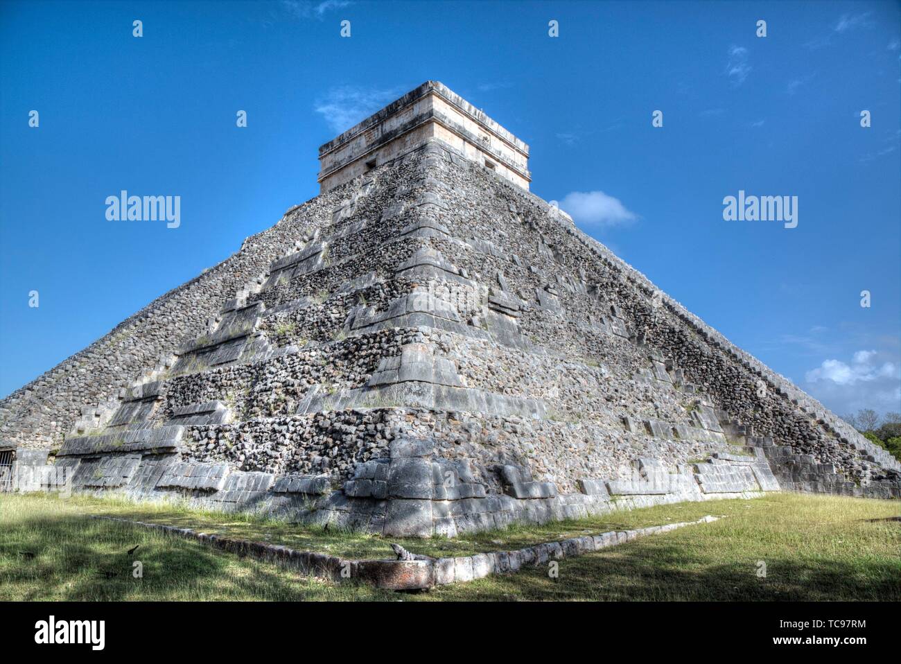 Mexico chichén itzá el castillo hi-res stock photography and images - Alamy