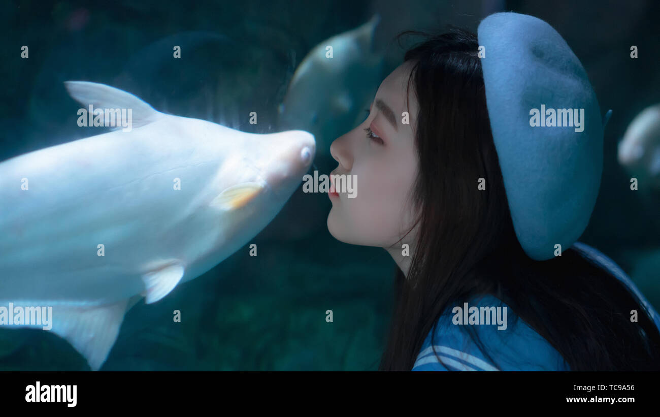 Asian girl underwater hi-res stock photography and images - Alamy