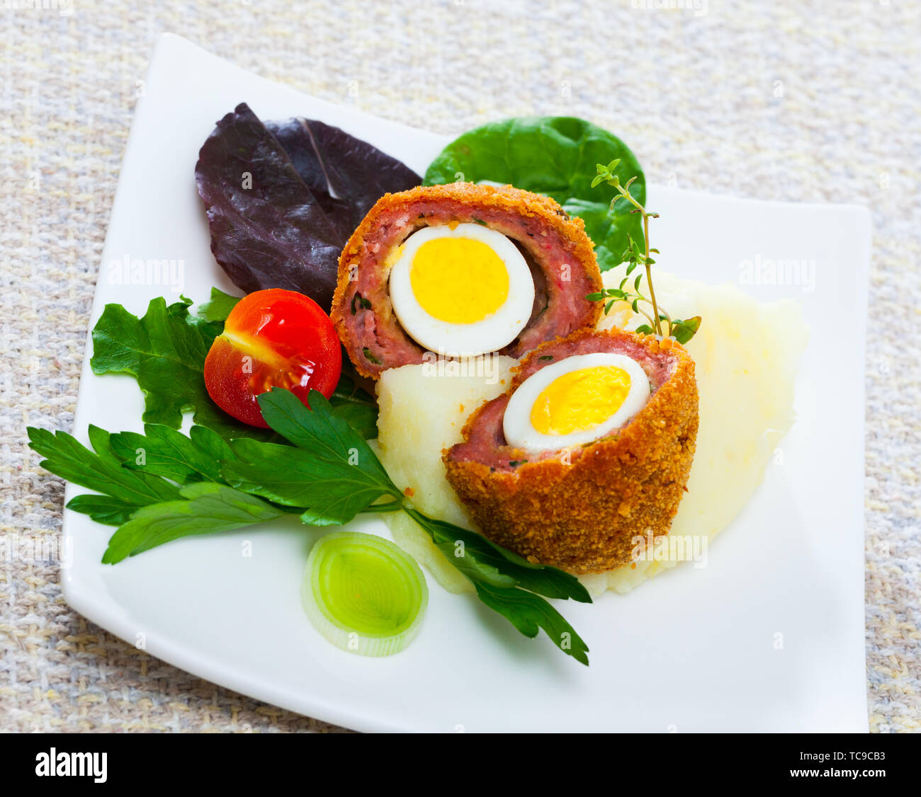 Deep fried quail eggs hi-res stock photography and images - Alamy