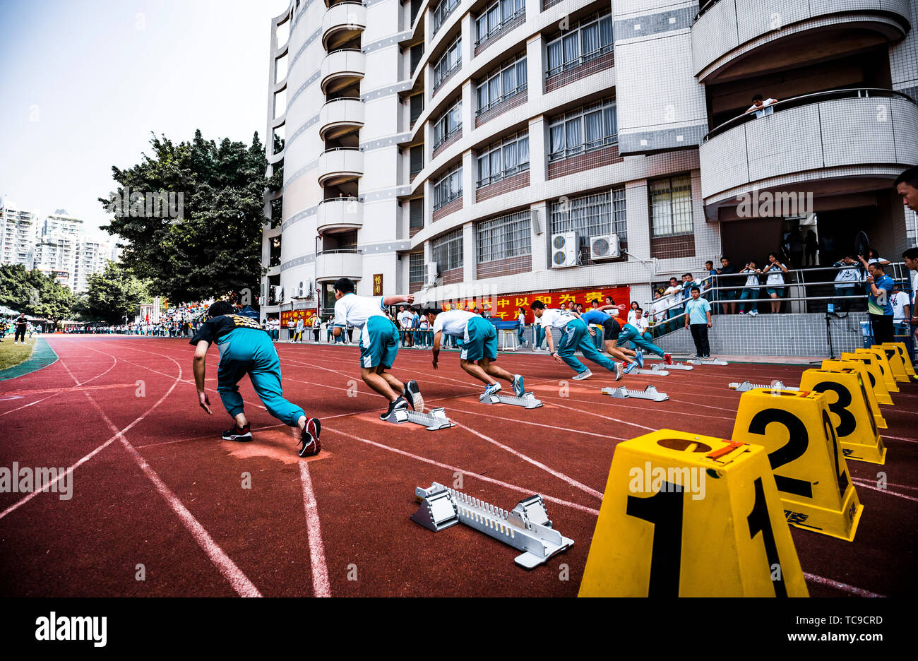Mens marathons hi-res stock photography and images - Alamy
