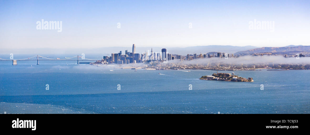 Beautiful panoramic view alcatraz island hi-res stock photography and ...