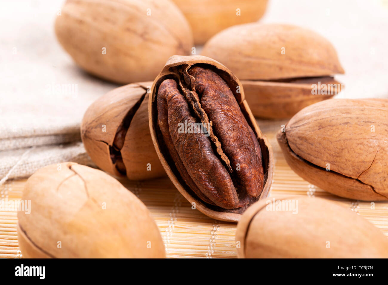 Long pecans hi-res stock photography and images - Alamy