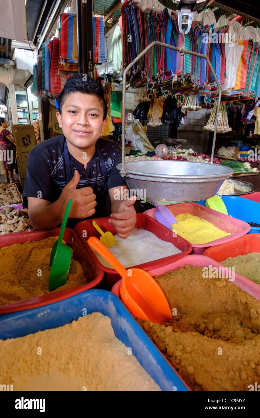 Mercado de guatemala hi-res stock photography and images - Alamy