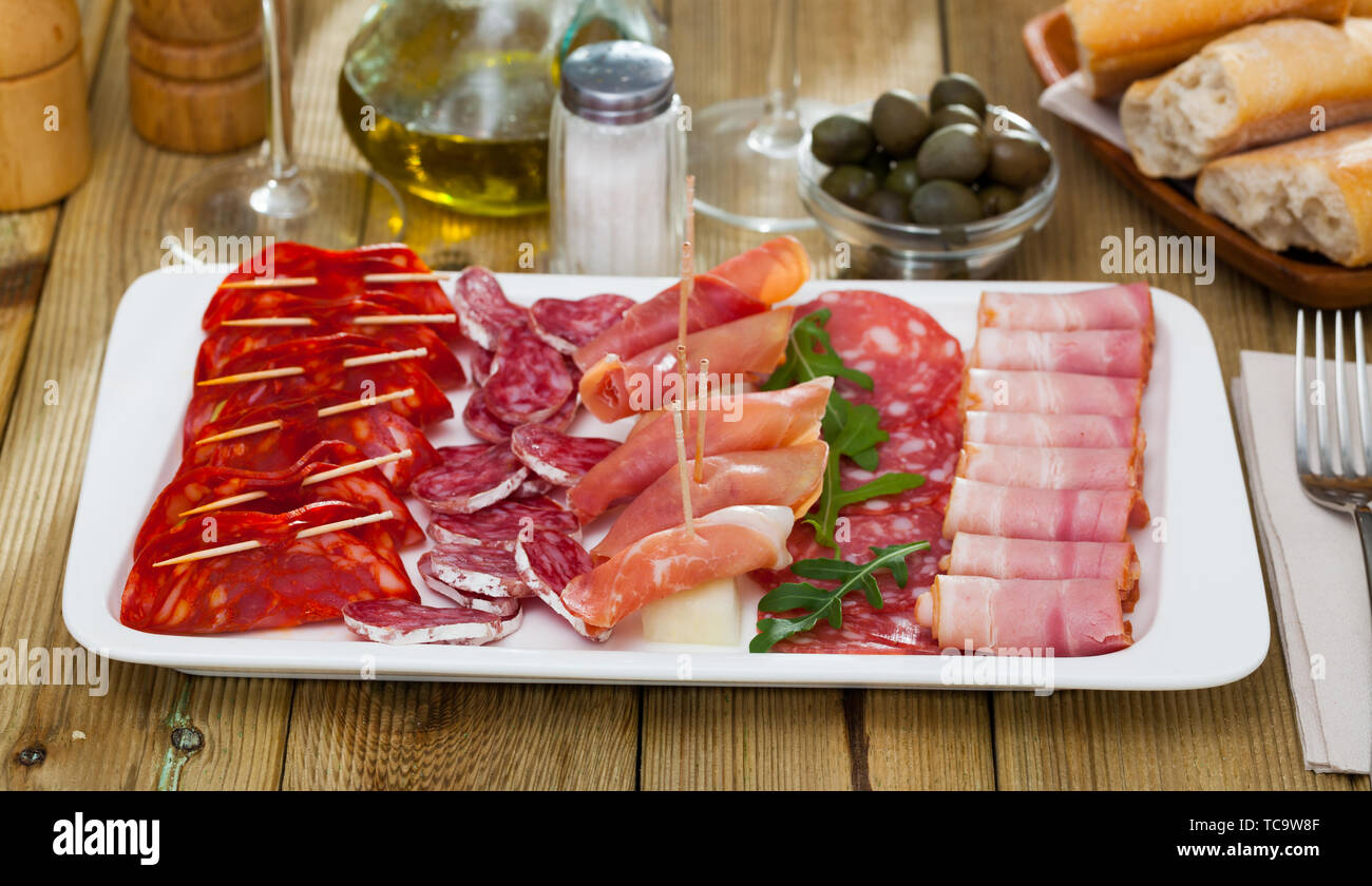 Spanish sausage sliced - chorizo, fuet, jamon, salami, bacon Stock ...