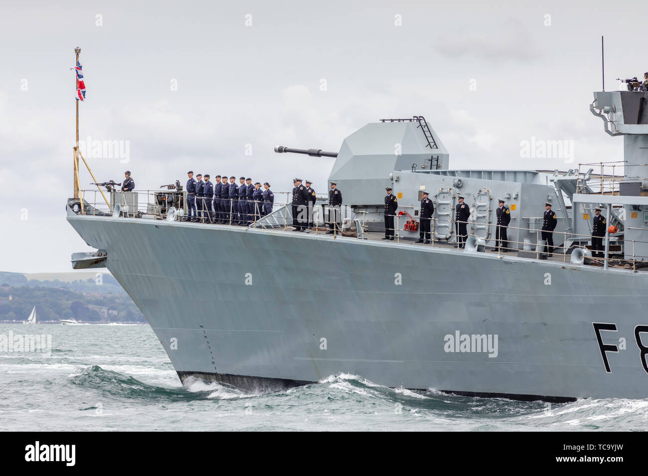 Royal navy frigate hms st hi-res stock photography and images - Alamy