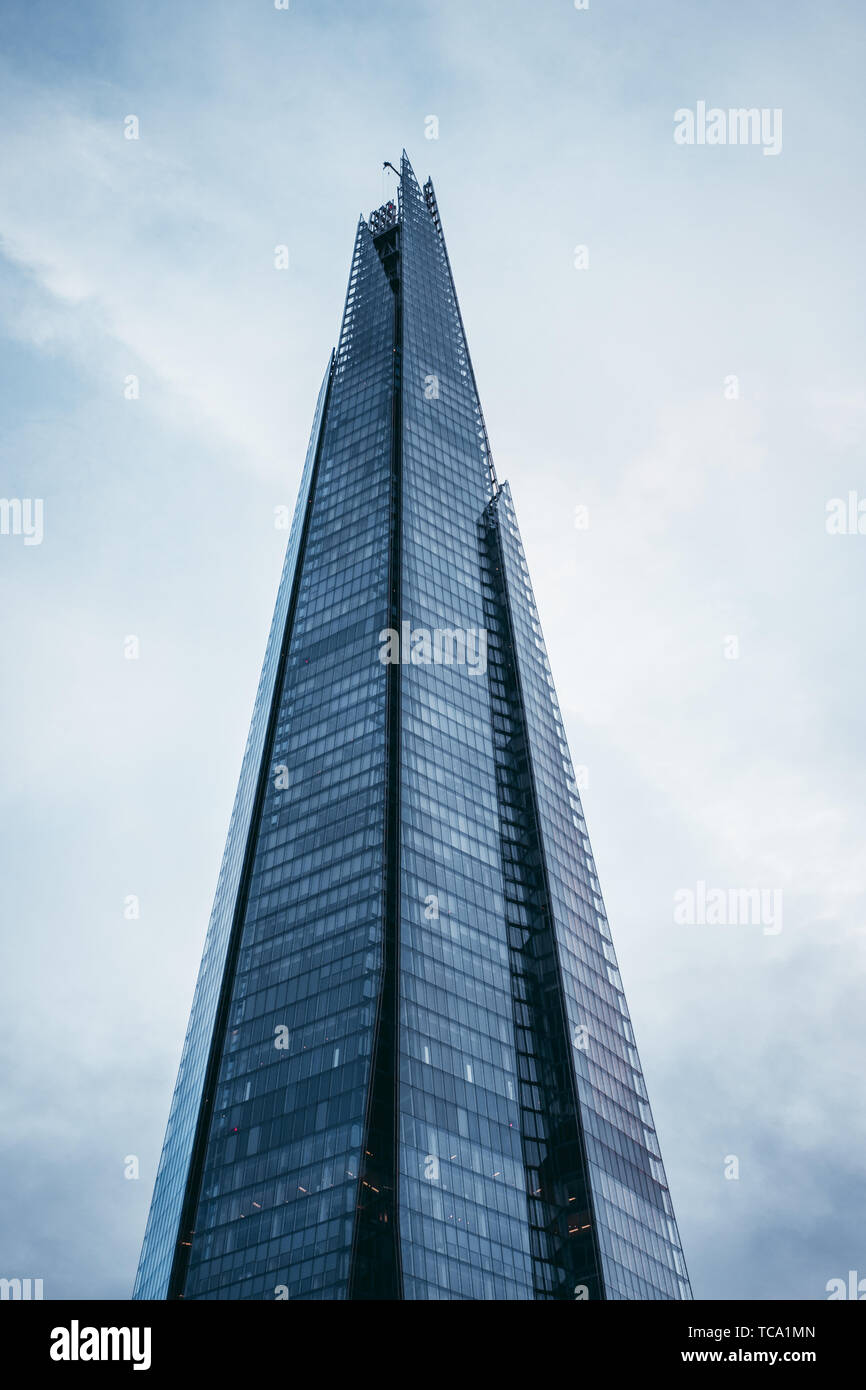 A towering skyscraper Stock Photo - Alamy