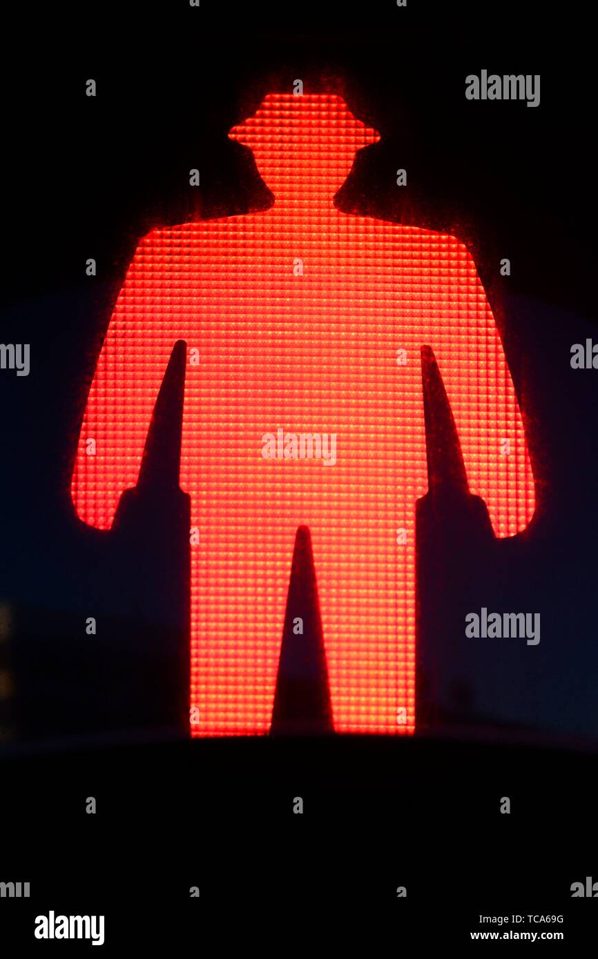 Red man traffic light hi-res stock photography and images - Alamy