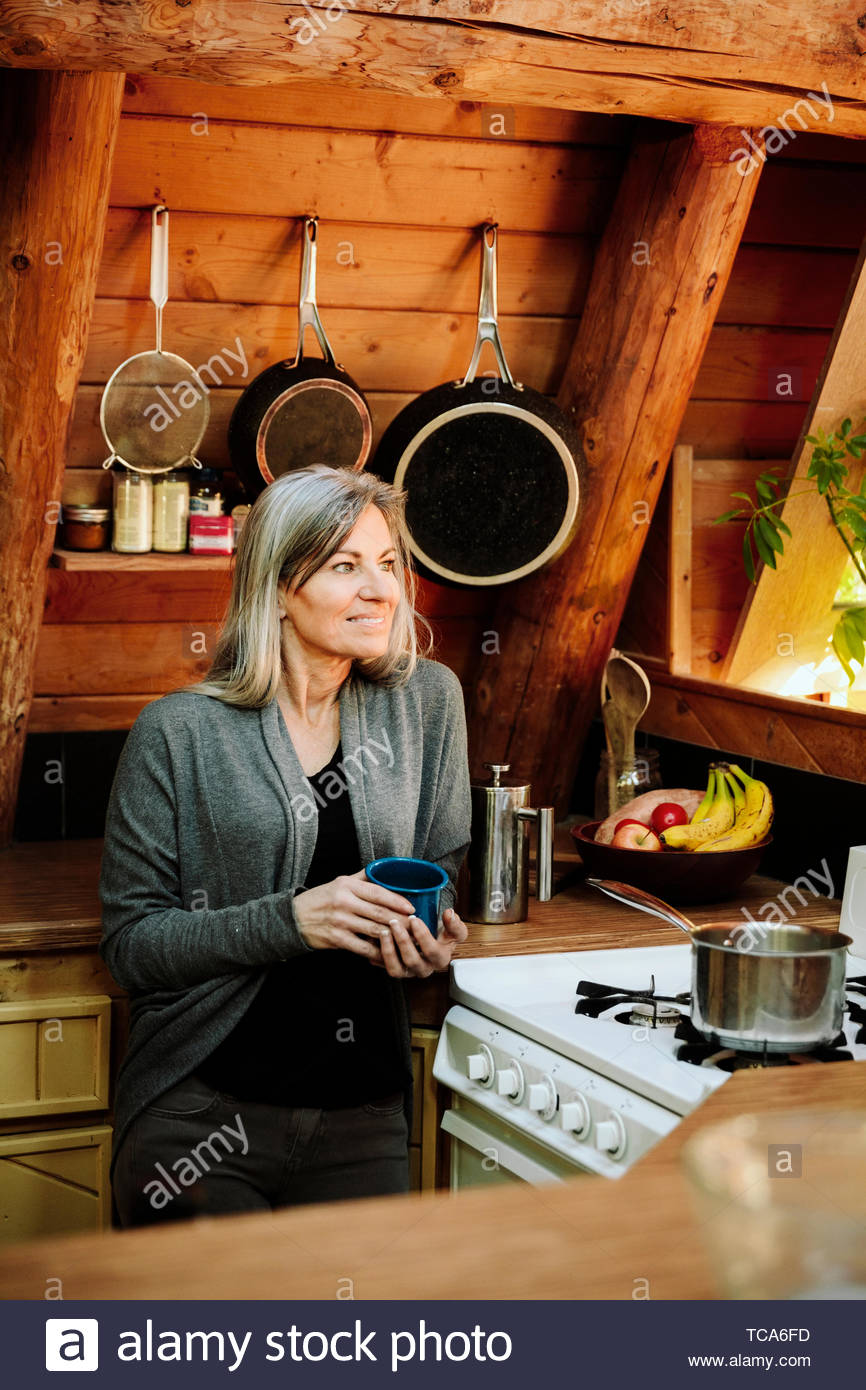 Happy kitchen hi-res stock photography and images - Alamy