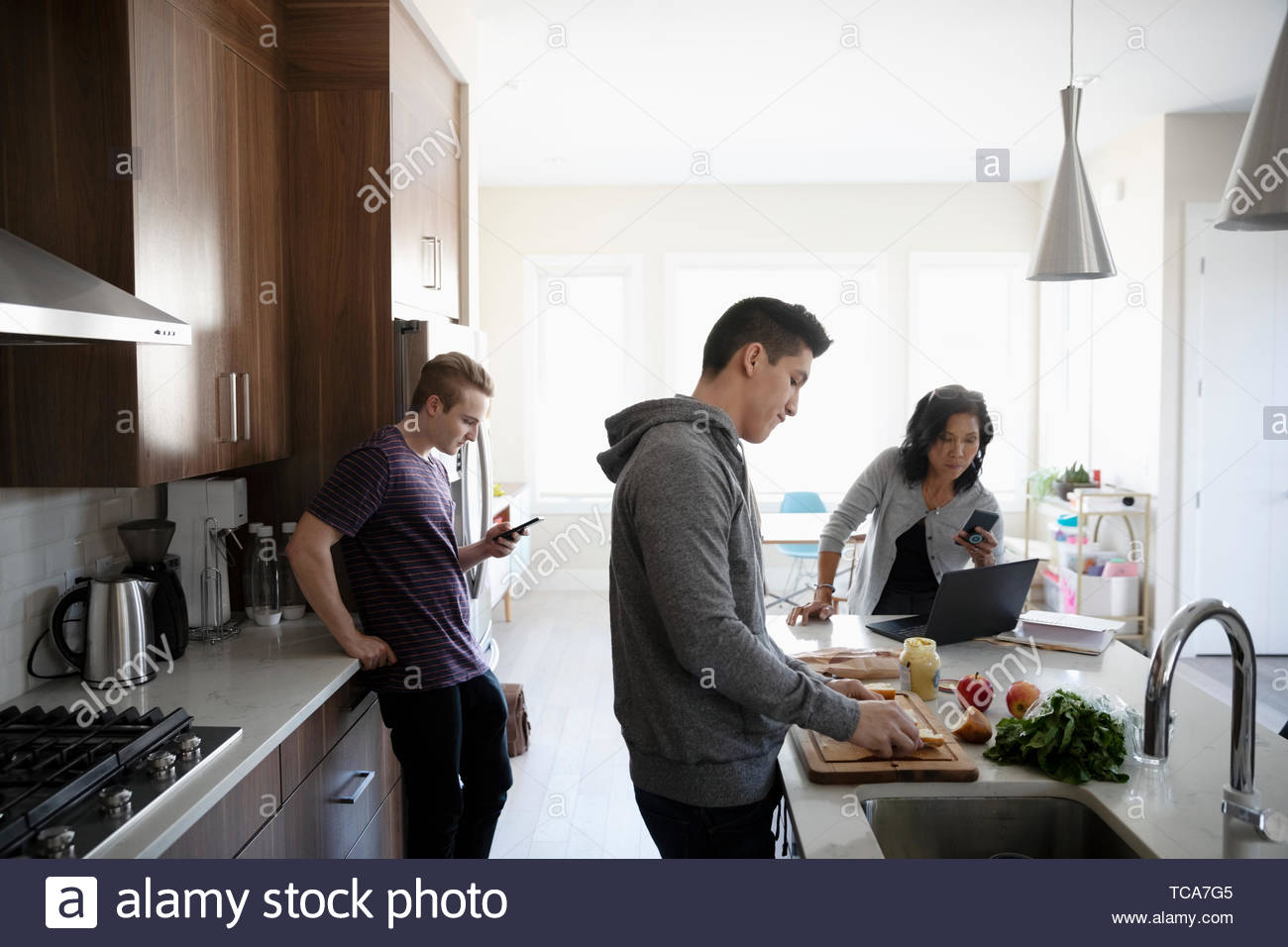 Mother son cooking kitchen hi-res stock photography and images - Alamy