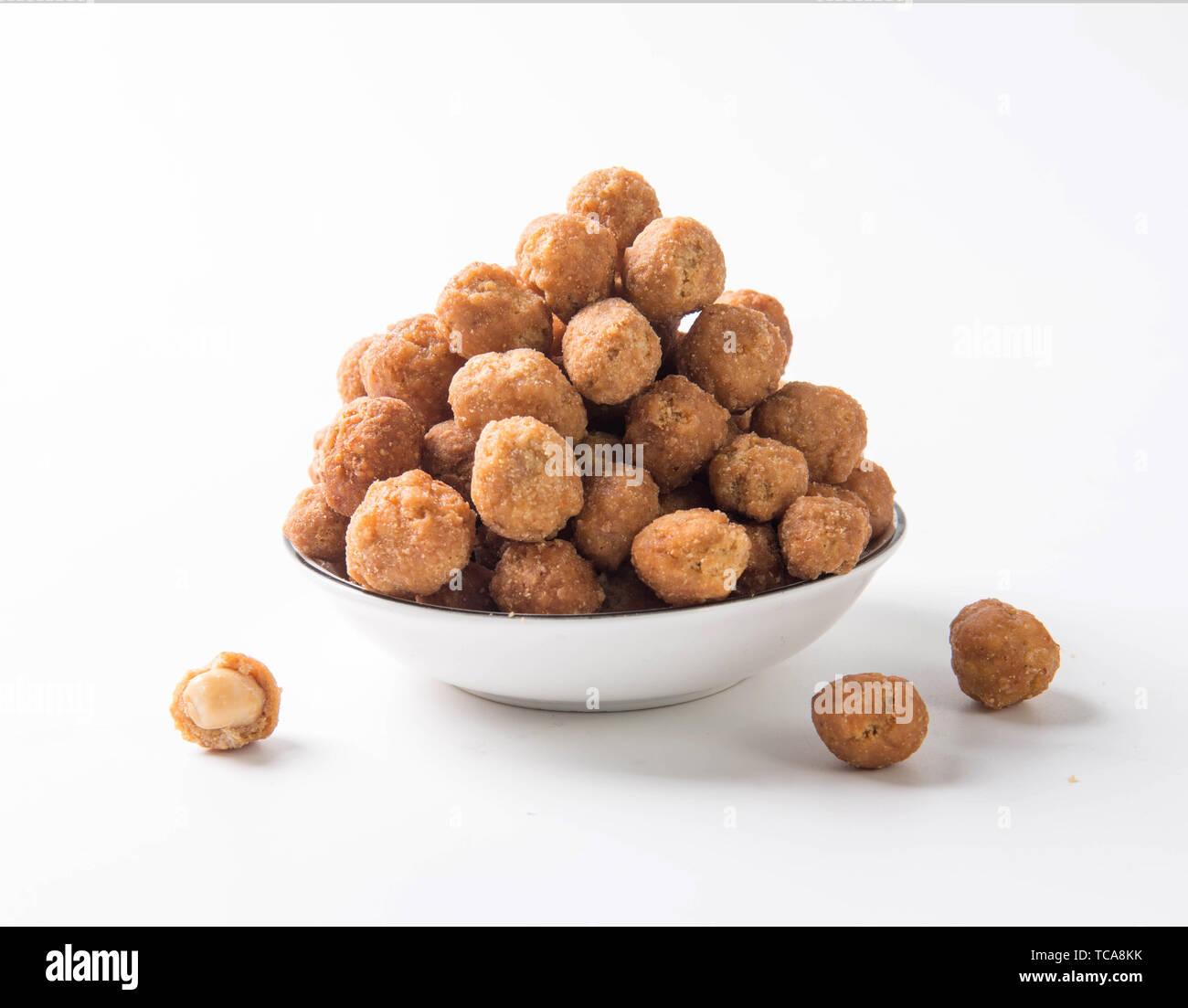 Fried peanuts, peanuts Stock Photo - Alamy