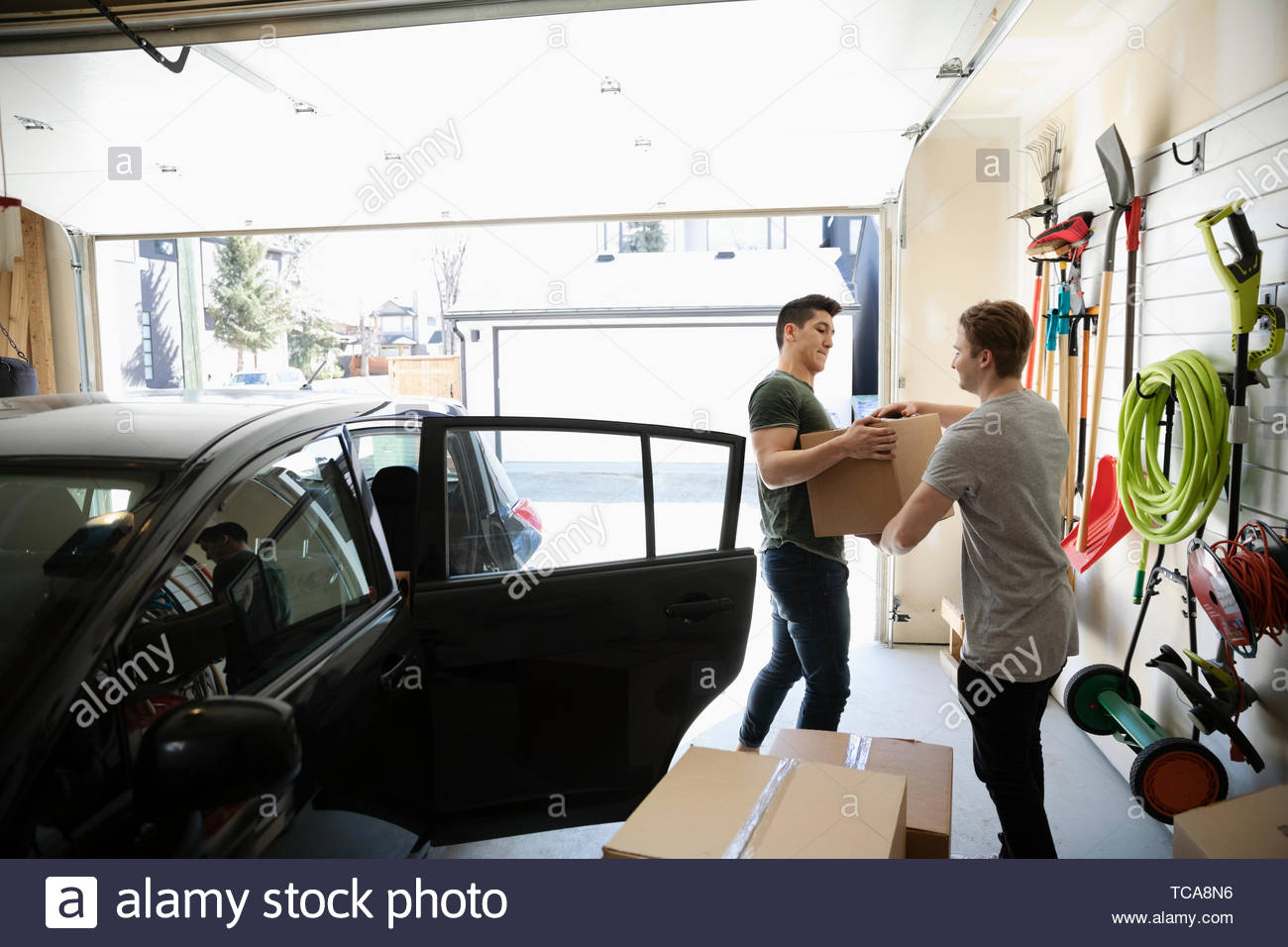Car relocation hi-res stock photography and images - Alamy