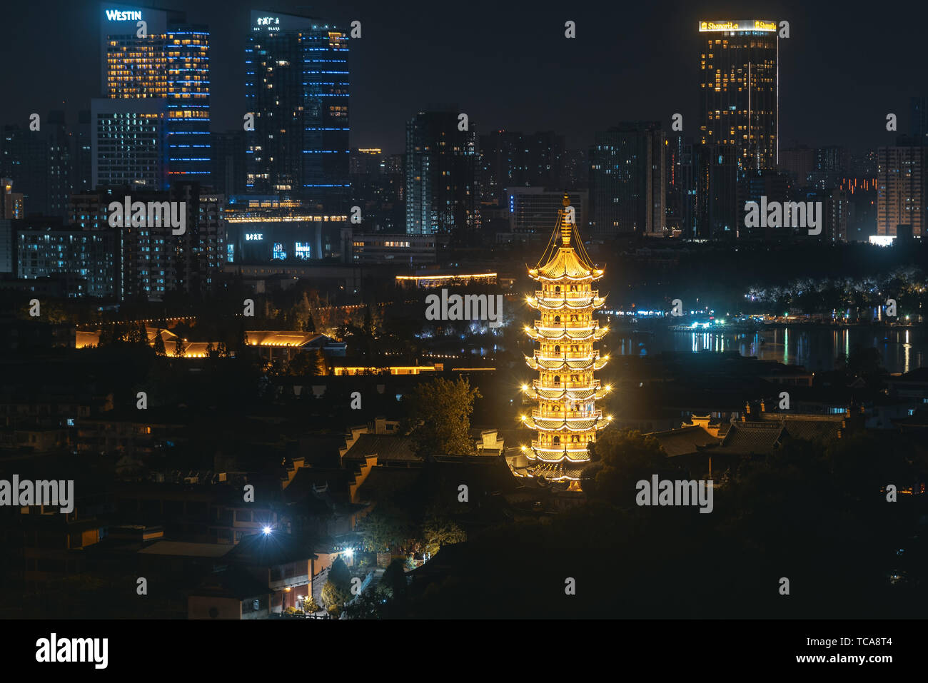 Jiming Temple, Nanjing Stock Photo - Alamy
