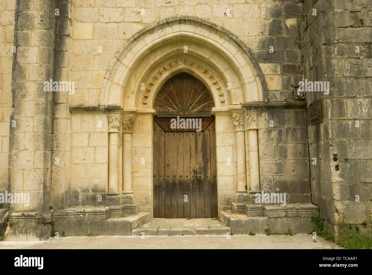 Gothic and romanesque elements hi-res stock photography and images - Alamy