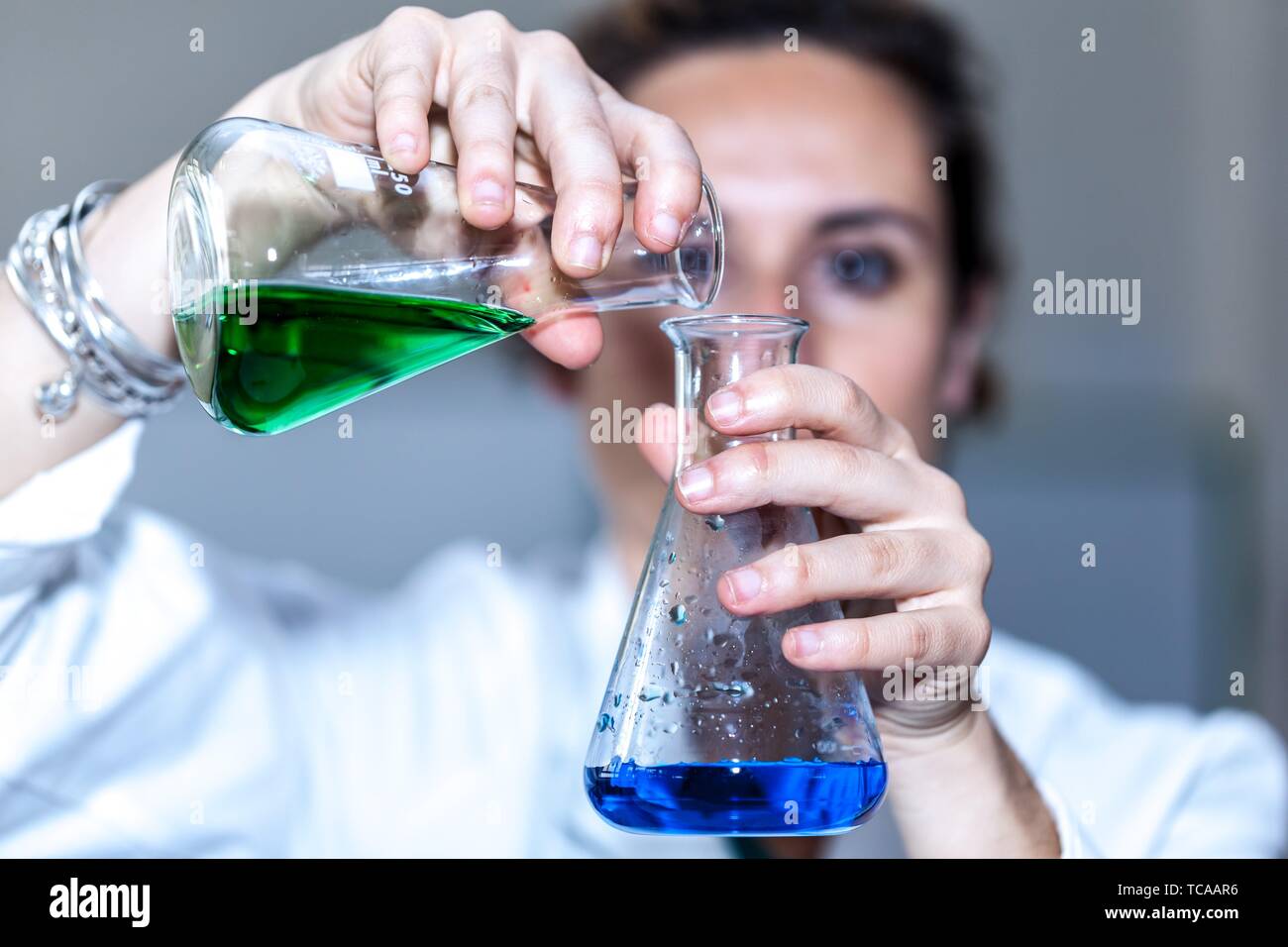 People profession chemist hi-res stock photography and images - Alamy