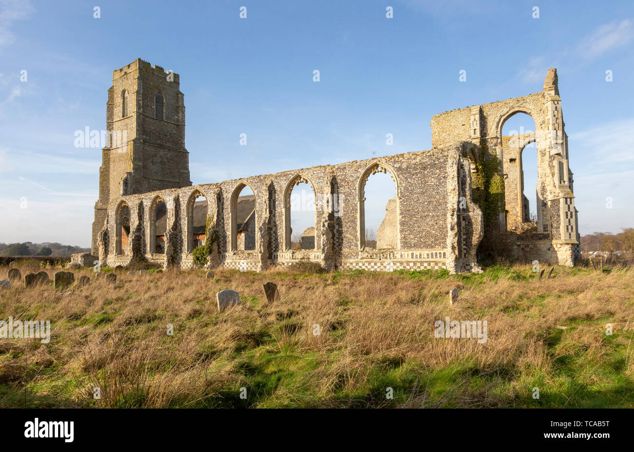 Uk ruins hi-res stock photography and images - Alamy